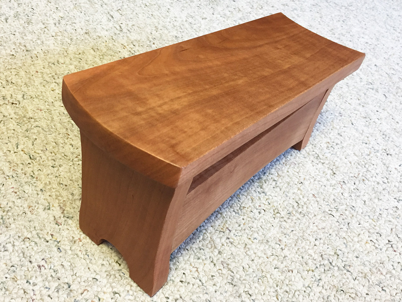 Custom stands & neck rests